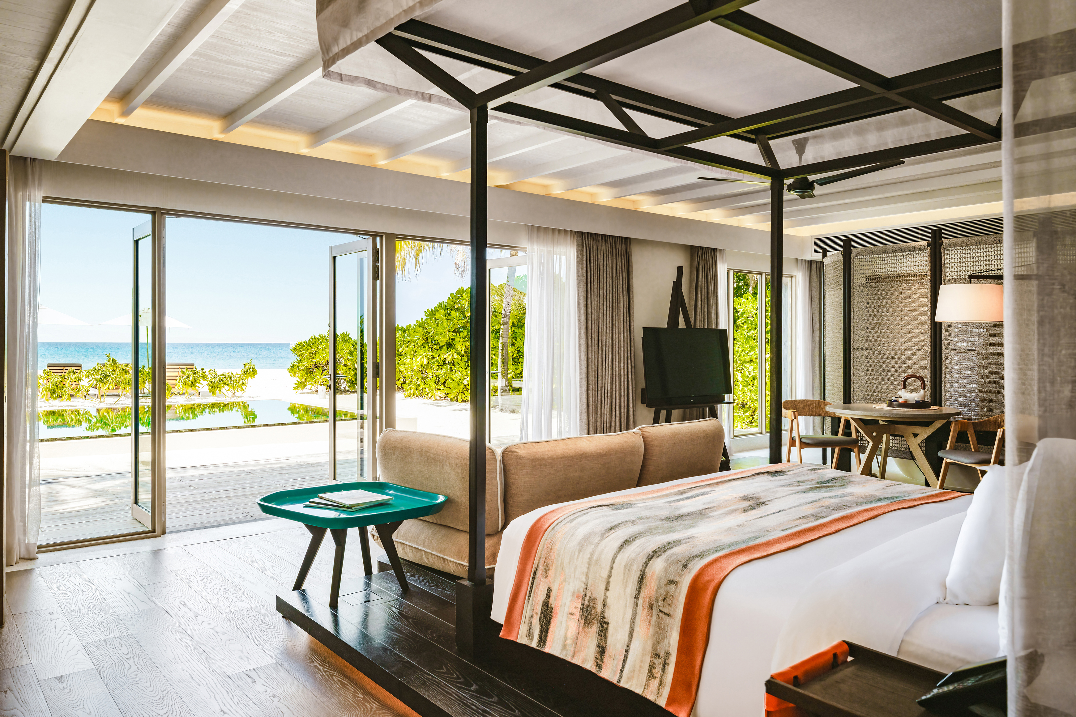 InterContinental Maldives Maamunagau Resort | Maldives | Carrier Luxury ...